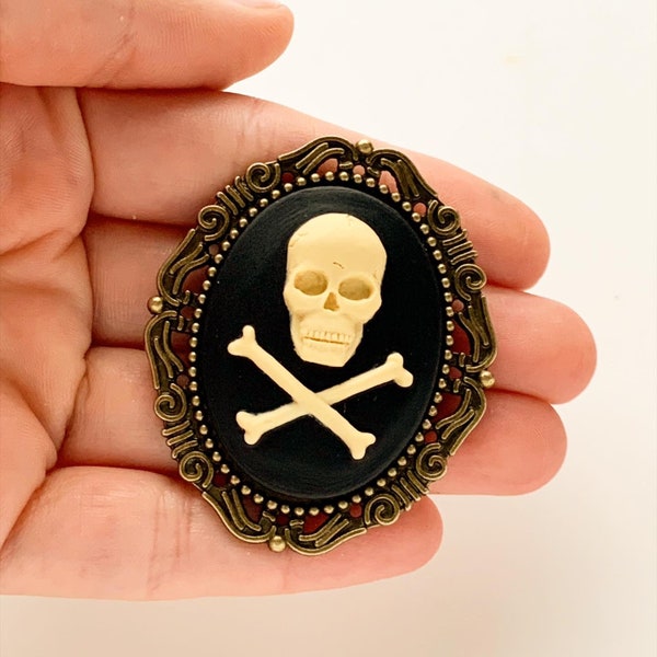 Skull Brooch - Etsy