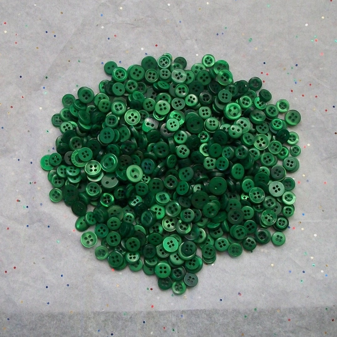 500 Green Buttons, Darker Green Kelly, Green Button Mix, Sewing, Grab ...