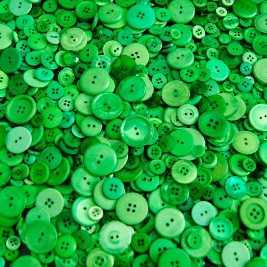 50 Green Buttons Green Assorted Butons Assorted Sizes Grab - Etsy