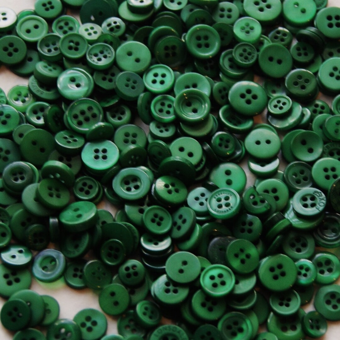 200 Buttons, Dark Green Buttons, Small Button Mix Sewing Craft Buttons ...
