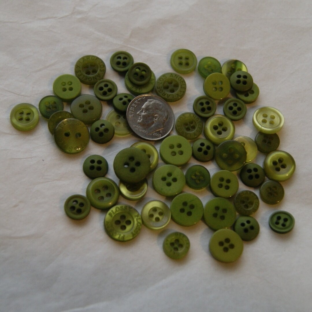 50 Green Buttons, Small Avocado Green Buttons Grab Bag Crafting Jewelry ...
