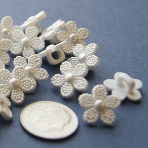 7 White Dainty Daisy Flower Buttons Shank Back Buttons, Pearl White ...