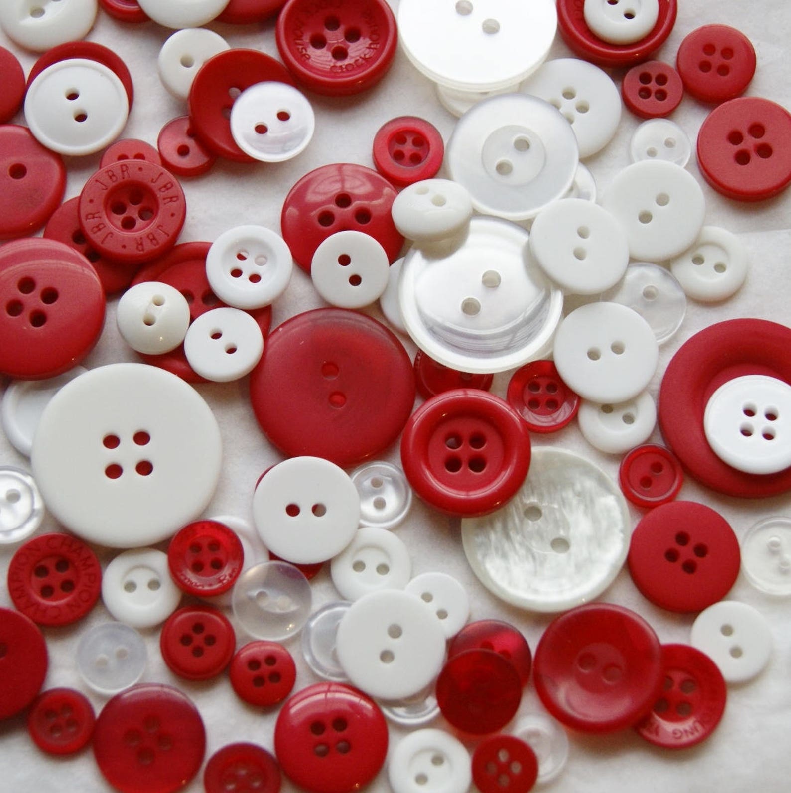 100 Buttons Red and White, Peppermint Mix Buttons, Valentins Christmas ...