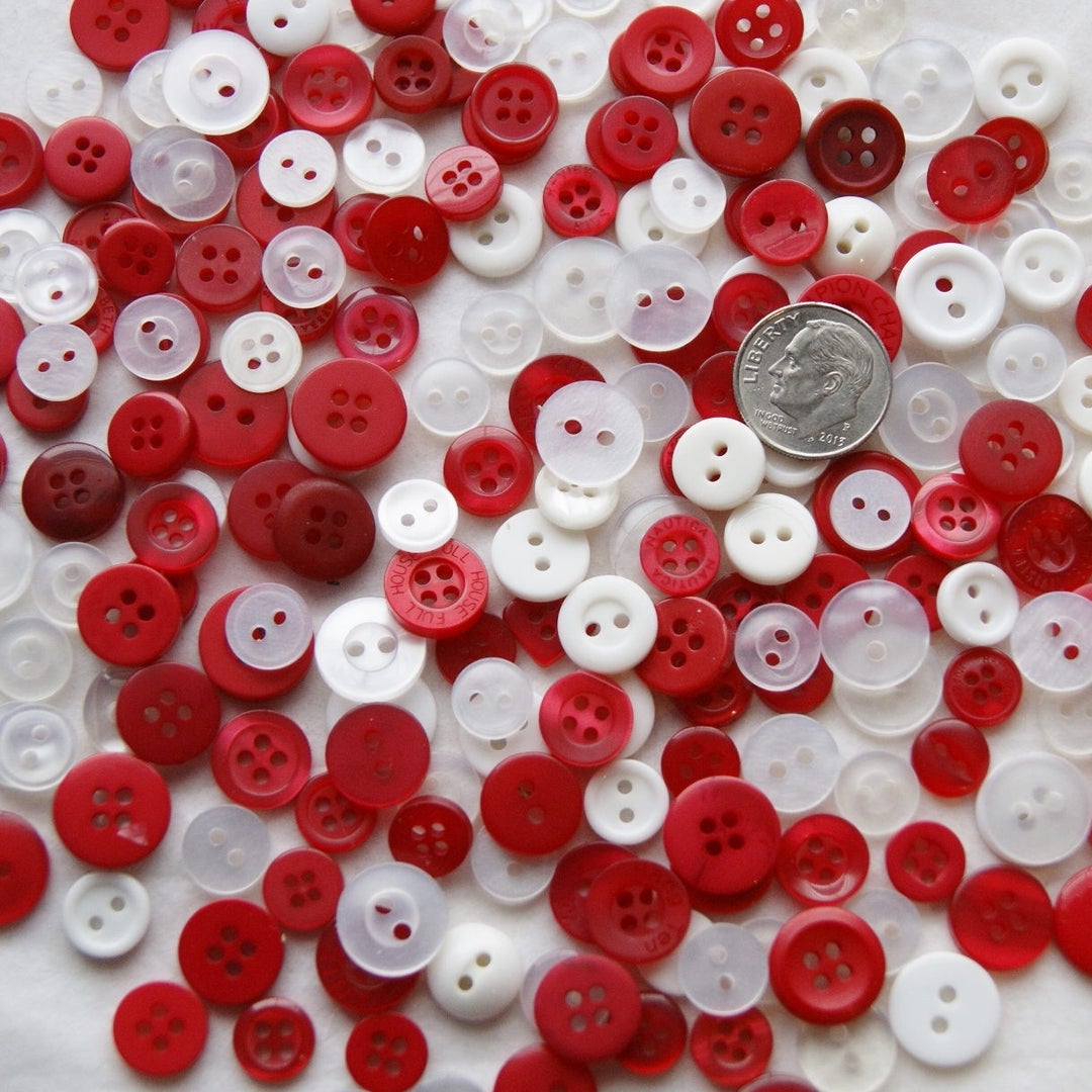 200 Buttons Smalls Red and White, Peppermint Mix Buttons, Valentins ...