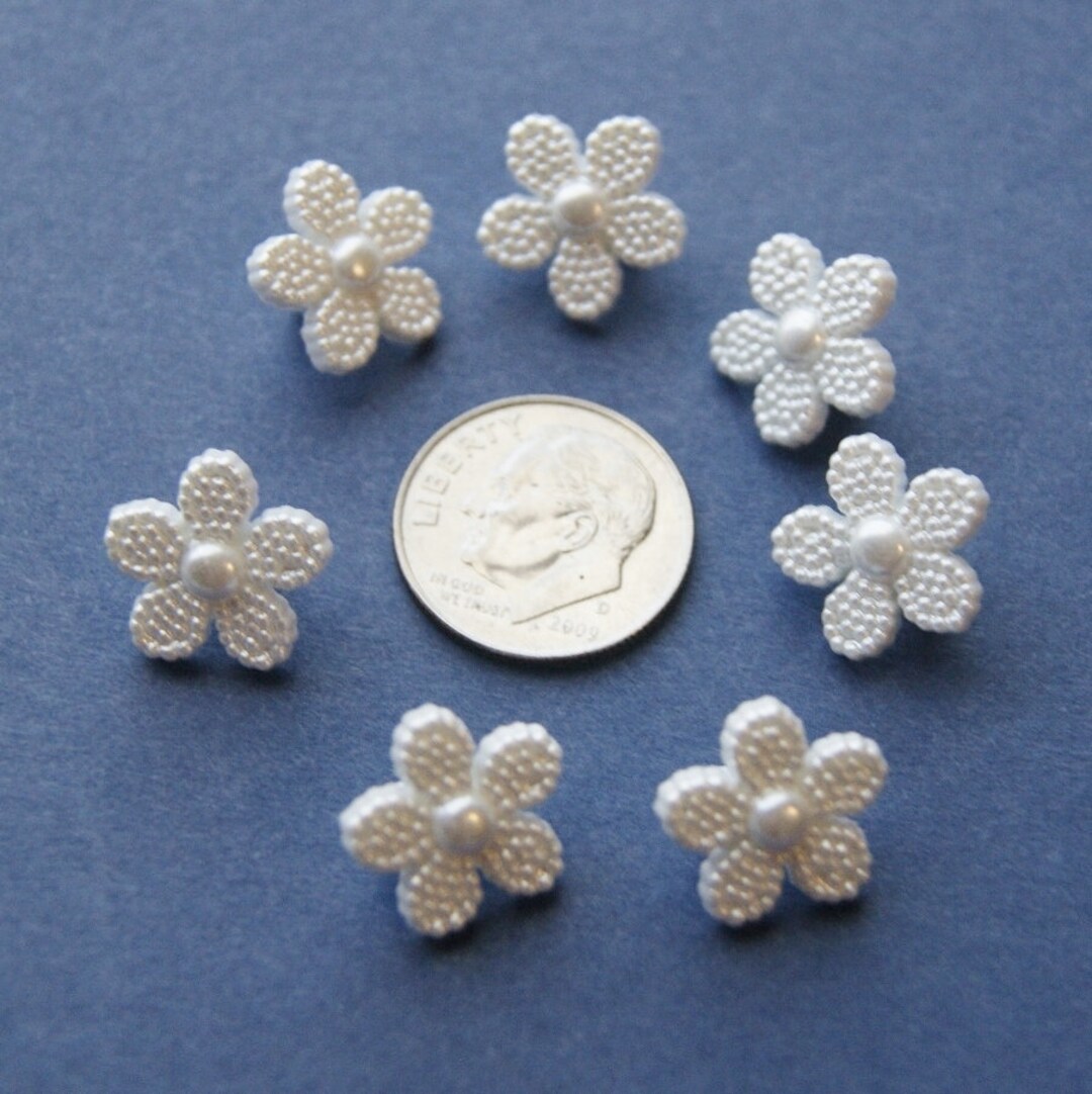 7 White Dainty Daisy Flower Buttons Shank Back Buttons, Pearl White ...