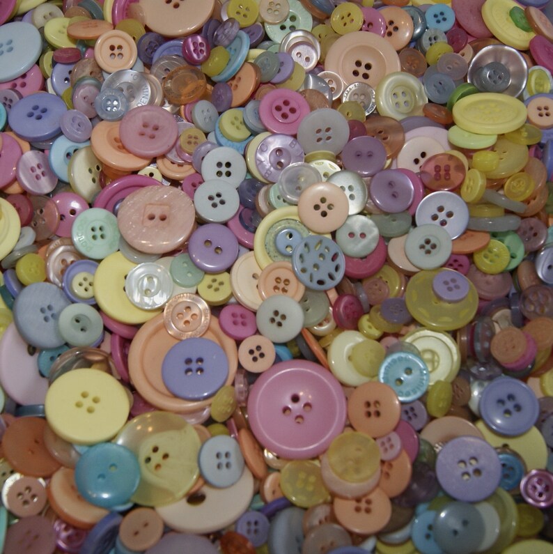 100 Buttons Bright Pastel Mix Lavender Green Yellow - Etsy