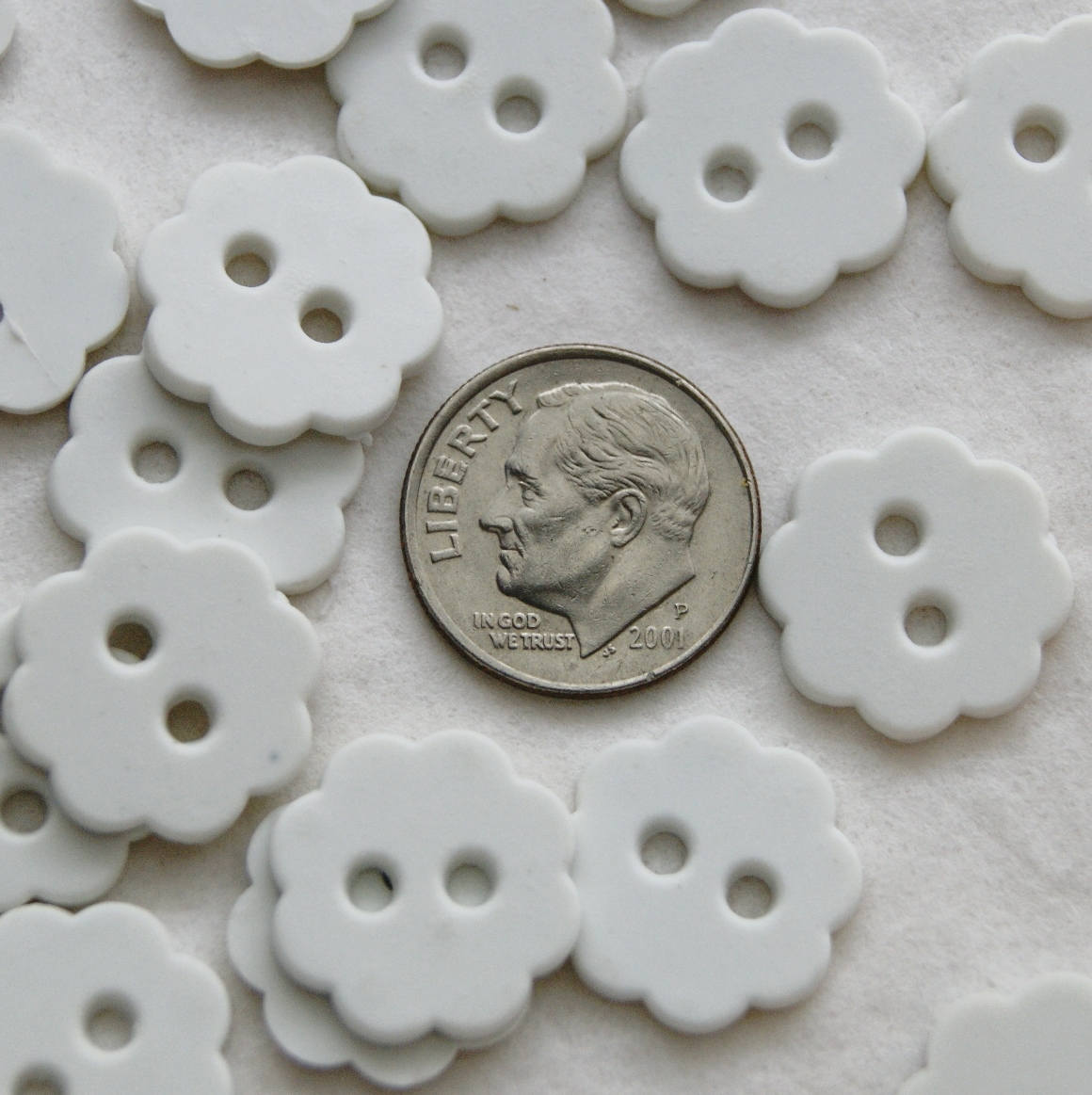 30 White Flower Buttons, 2 Hole Sew Through, 5/8 " Thin Flat Buttons ...