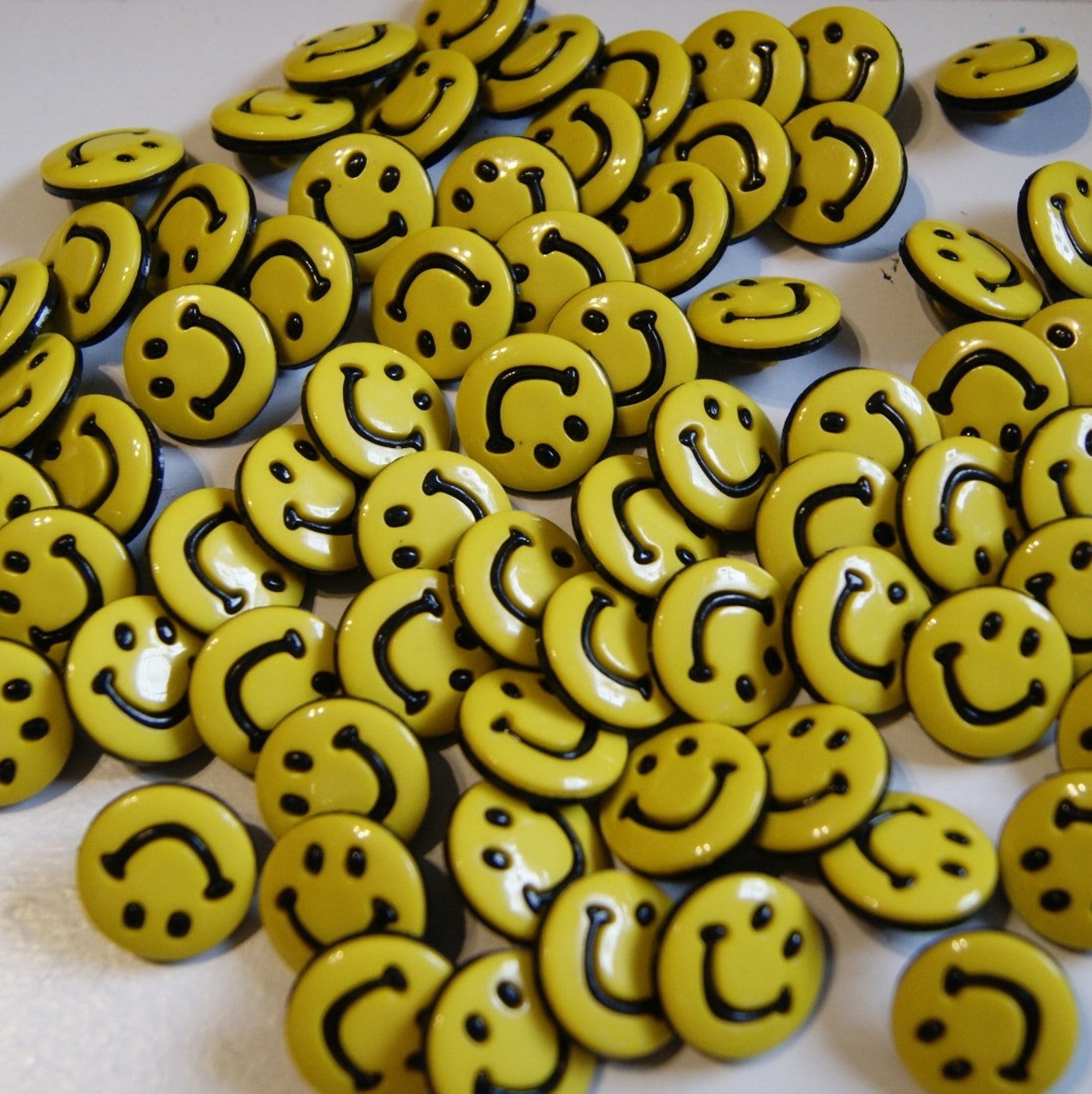 6 Smiley Face Buttons Yellow Buttons 13/16 YY 13 | Etsy