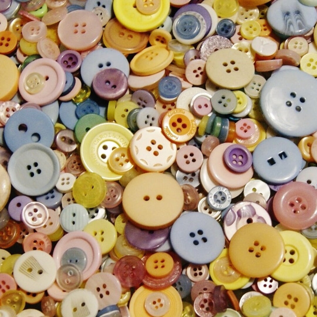 100 Pastel Buttons, Blue, Pink, Lavender, Melon, Lime, Yellow Mix Grab ...