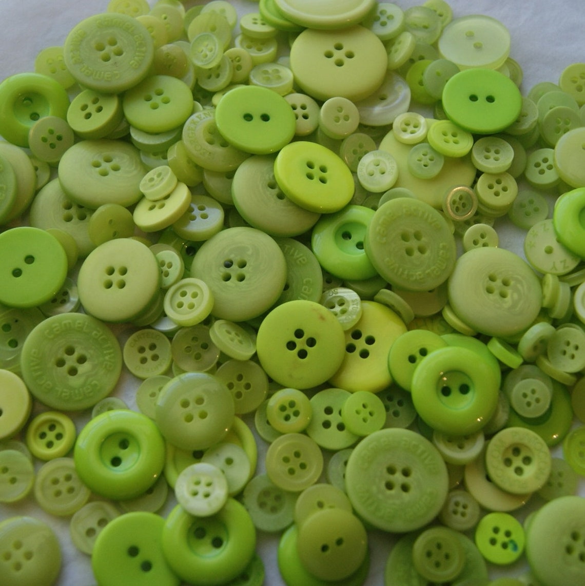100 Lime Green Mix Buttons Bright Lime Green Assorted Sizes - Etsy
