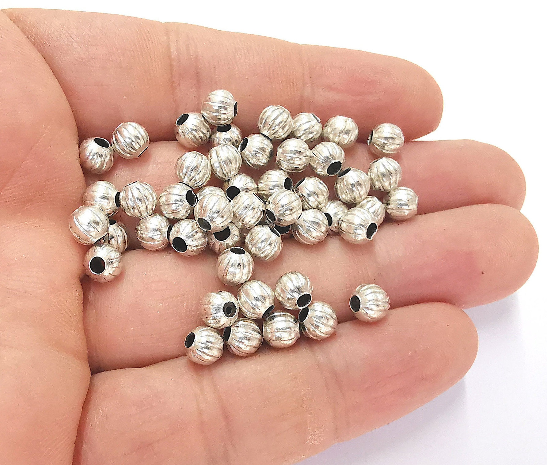 20 Silver Round Beads Antique Silver Plated Beads 6mm G23228 - Etsy