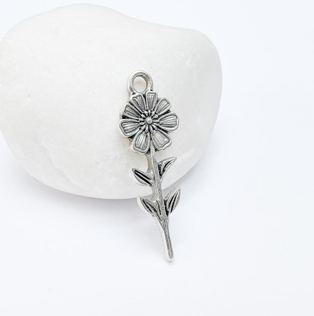Daisy Flower Charm, Boho Floral Pendant, Spring Flower Charm, Botanical ...