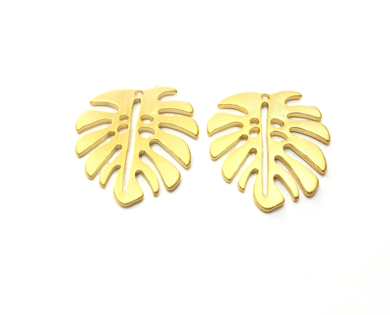 2 Monstera Leaf Charms Gold Plated Charms (32x29mm) G19009 - Etsy