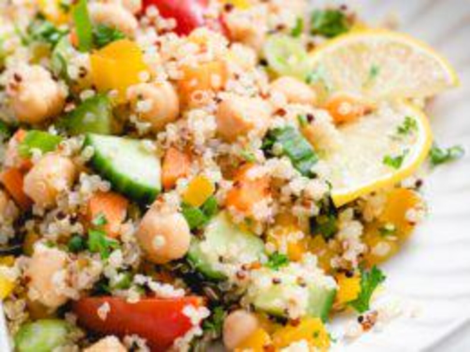 Quinoa Chickpea Salad Recipe | Protein-packed Vegan Meal Prep Salad ...