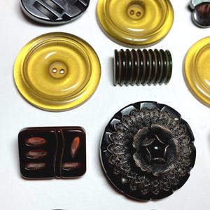 Lot of 12 Large Bakelite Buttons - Etsy