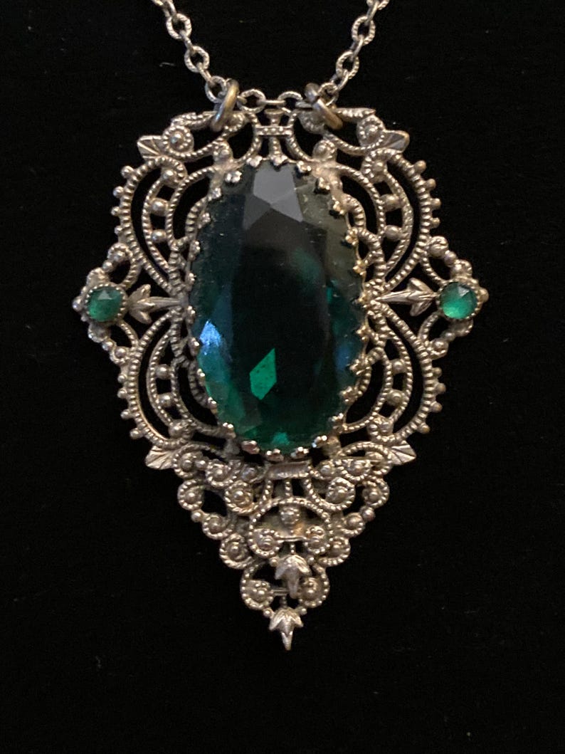 Beautiful Vintage/antique Filagree Green Pendant Necklace Gothic Feel ...