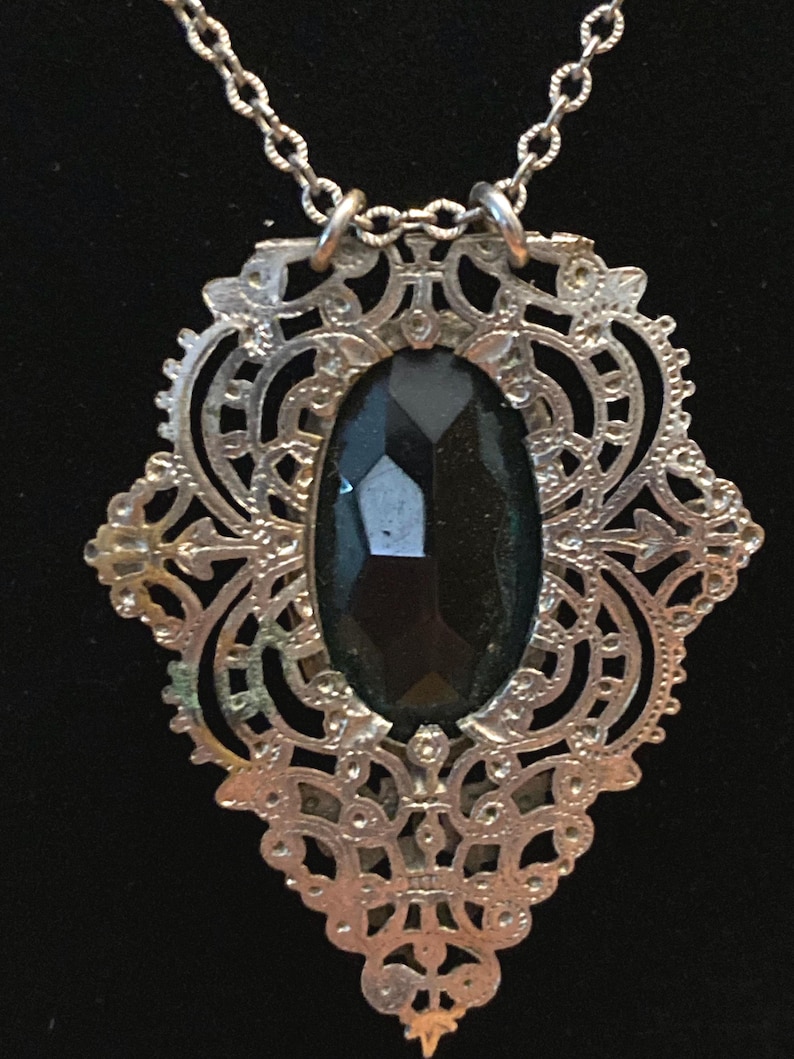 Beautiful Vintage/antique Filagree Green Pendant Necklace Gothic Feel ...