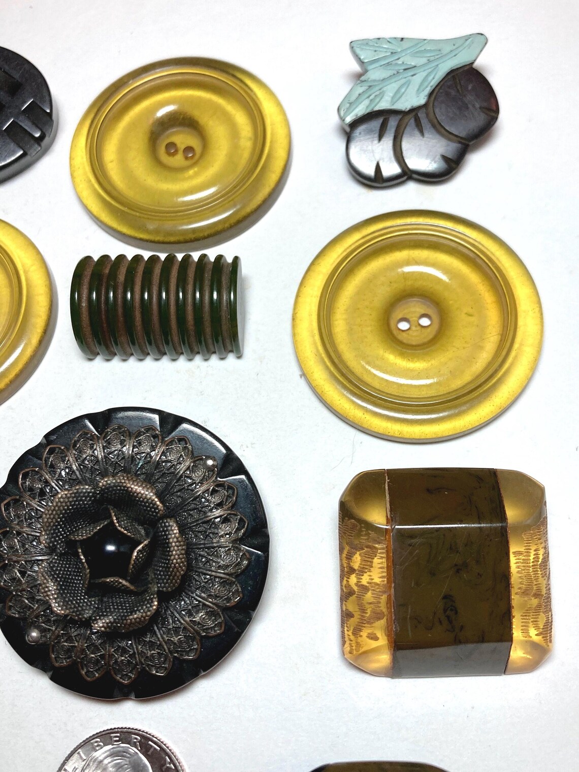 Lot of 12 Large Bakelite Buttons - Etsy