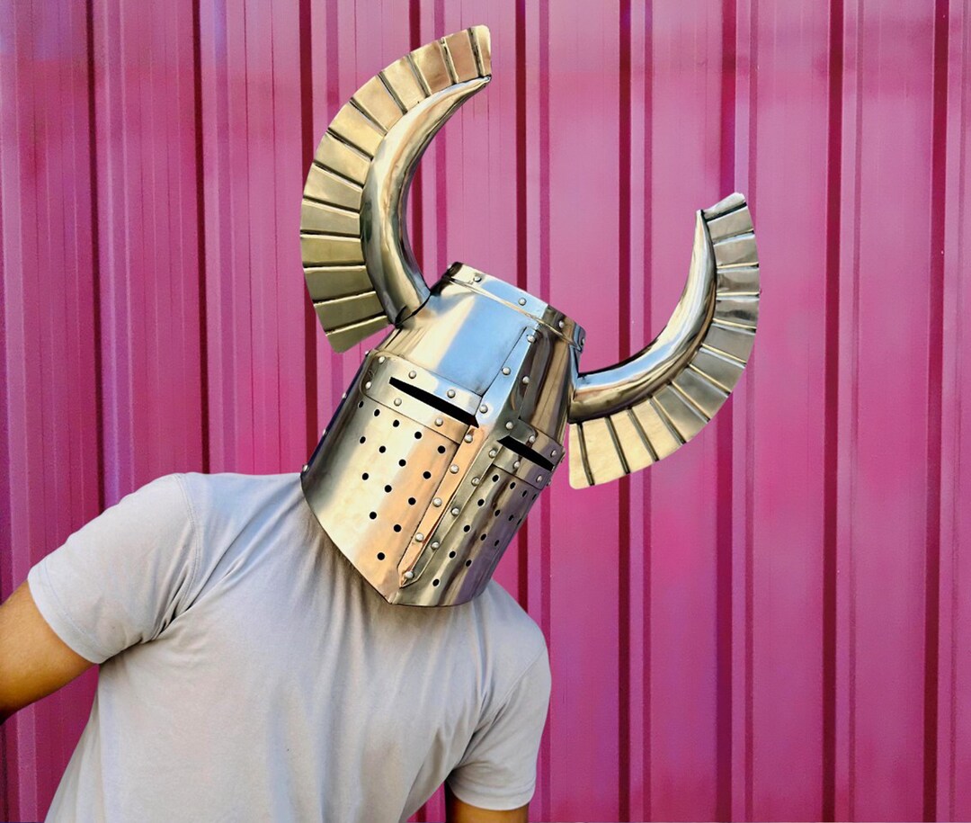 Medieval Teutonic Winged Templar Helmet – Fantasy Warrior Horned Armor ...