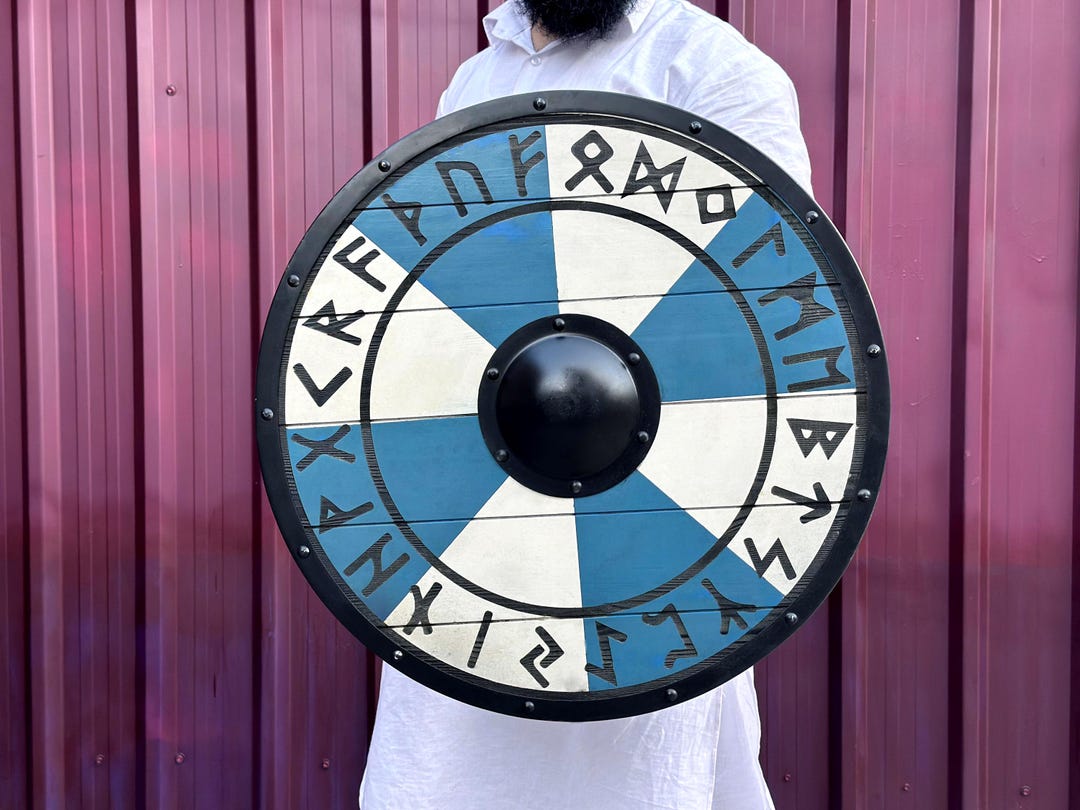 Viking Shield Vegvisir | Viking Shield, Helm of Awe | Vegvisir ...