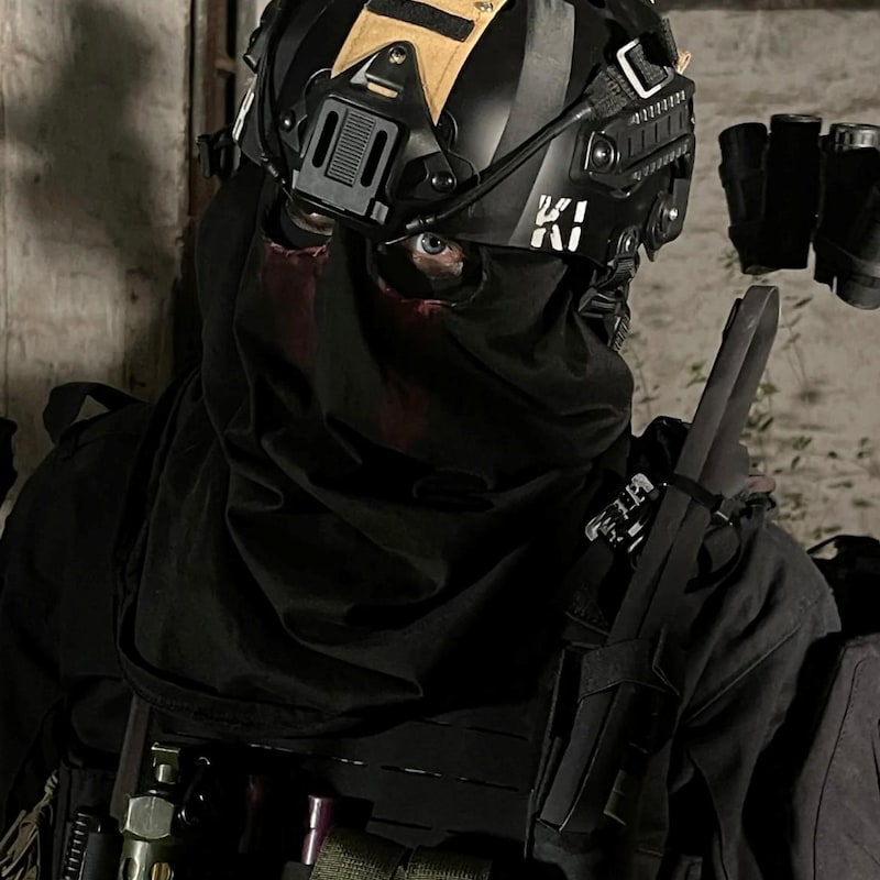 Konig Cosplay - Etsy