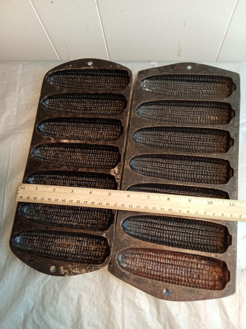 2 Vintage Cast Iron Corn Bread Pans Molds - Etsy