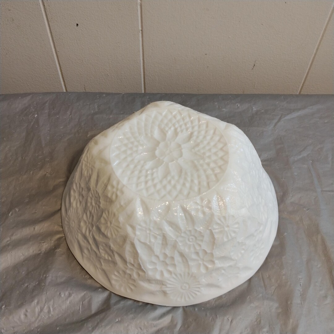 7 1/4" Pressed White Milk Glass Bowl, Daisy Pattern - Etsy