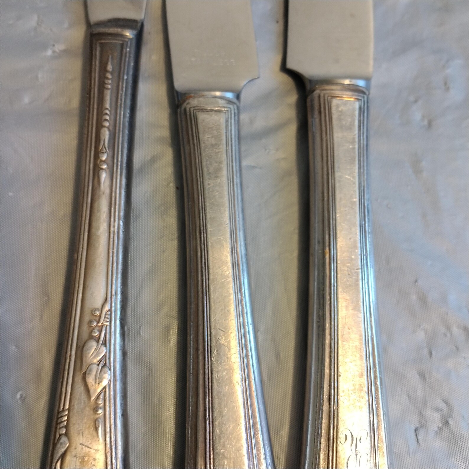 3 Vintage Butter Knives Oneida Community Barbara Glamour Tudor & Wm ...