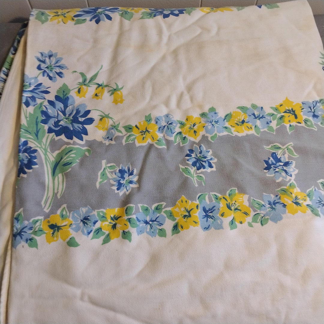 54x92" Vintage Blue Foral Tablecloth - Etsy