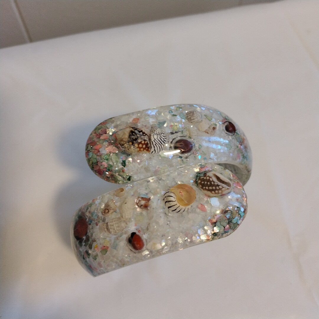 Vintage Hinged Lucite Seashell Bangle Bracelet - Etsy