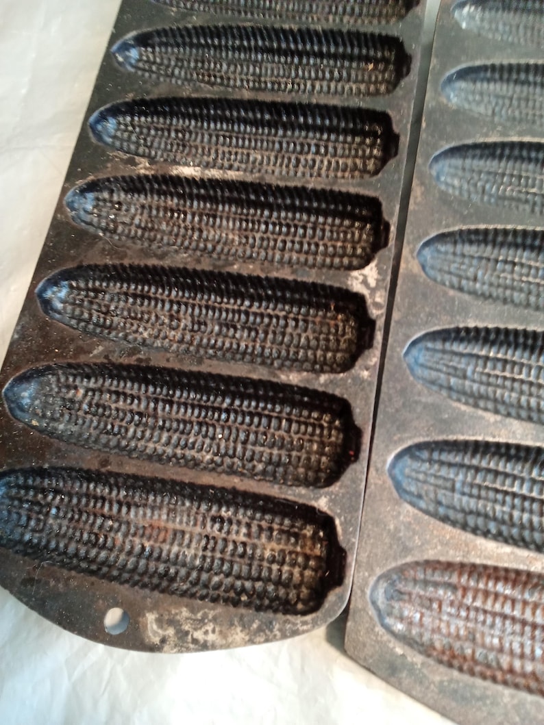 2 Vintage Cast Iron Corn Bread Pans Molds - Etsy