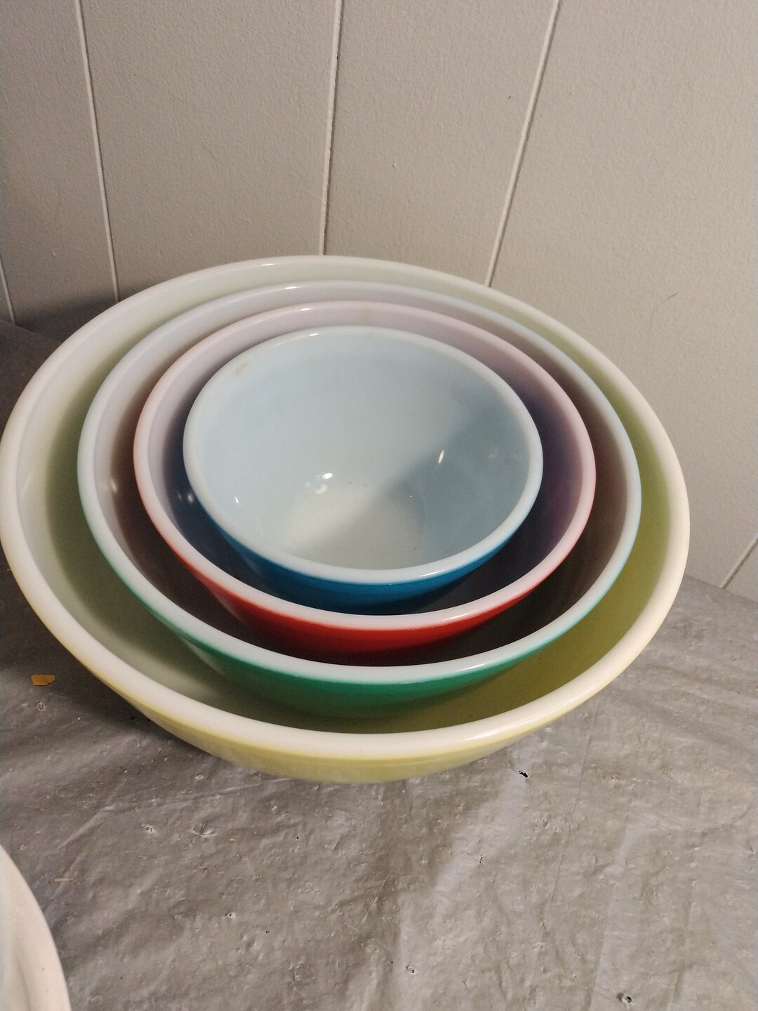 Set of 4 Vintage Pyrex Nesting Mixing Bowls Yellow Green Red - Etsy