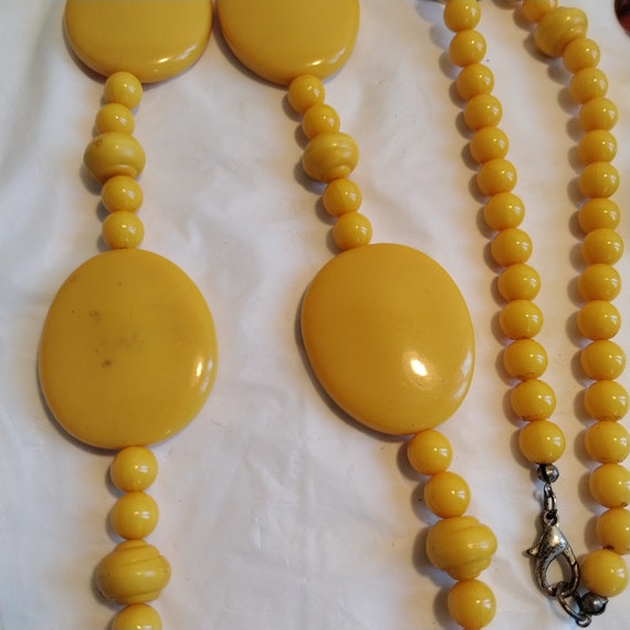 2 Vintage Plastic Bead Shell Necklaces, Yellow Orange… - Gem