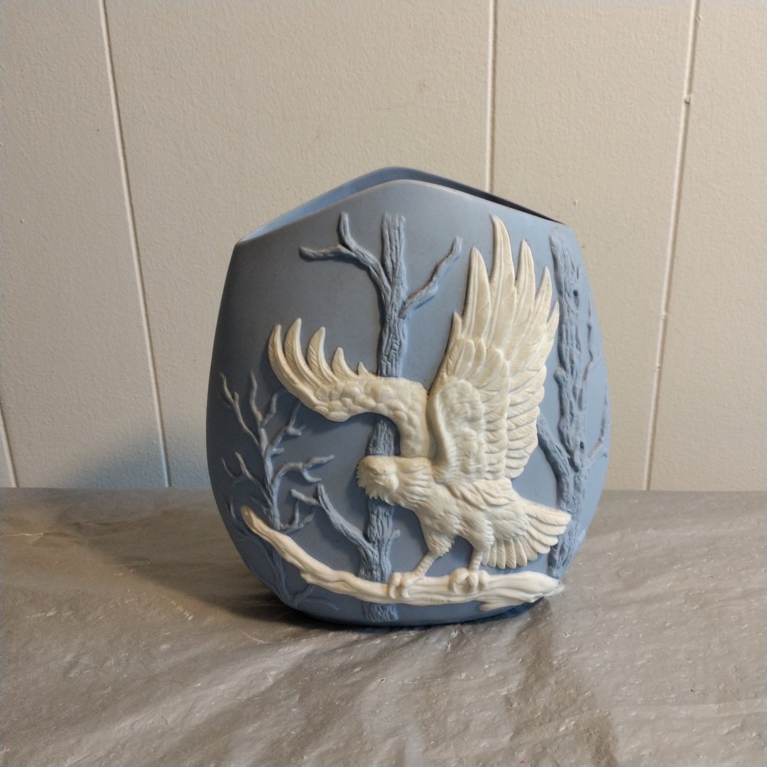 Vintage Porcelain Eagle Vase, Blue & White Vase - Etsy