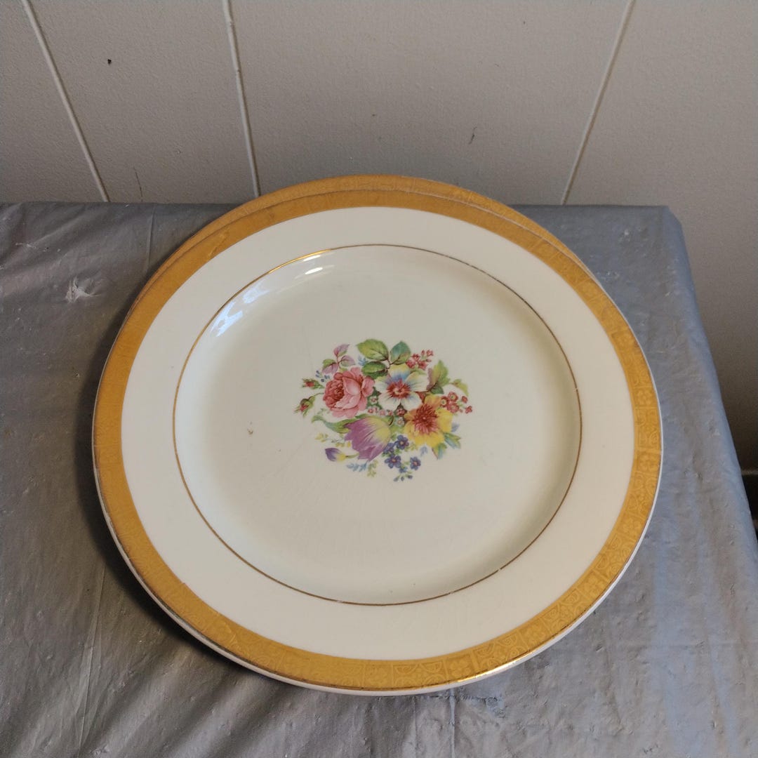 Set of 7 Stetson 22 KT Gold Floral Dinner Plates 10", Read Description ...