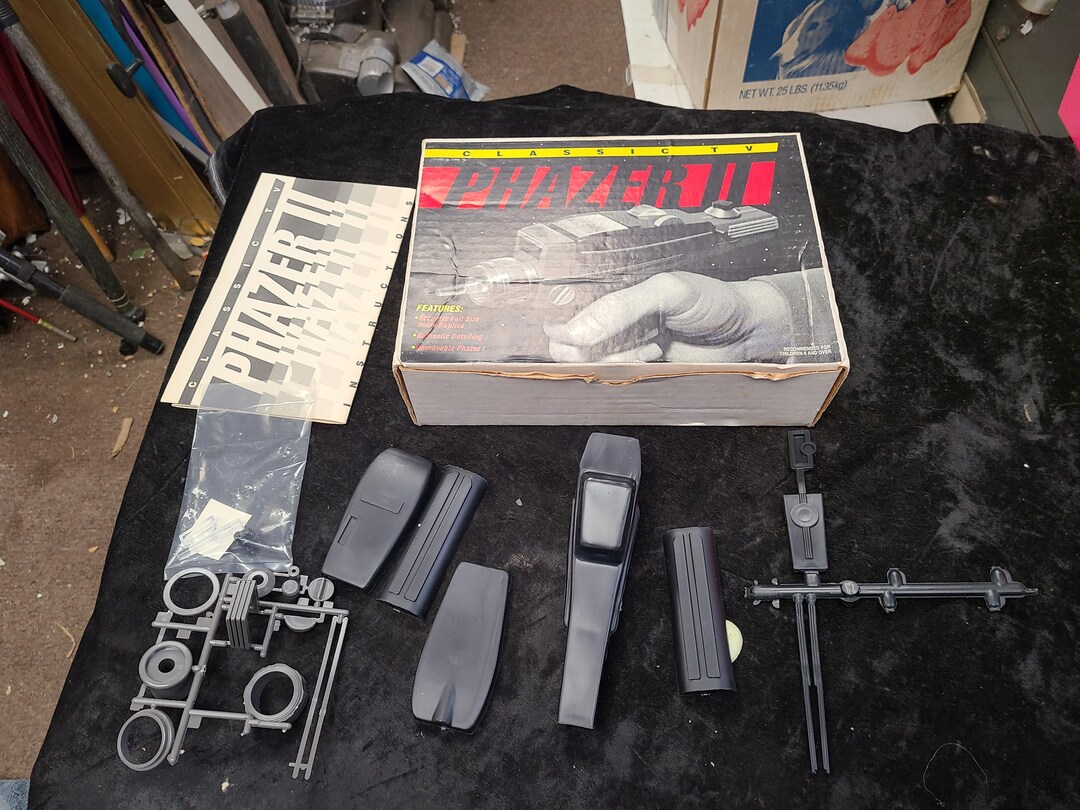 Vintage Premiere Classic TV Star Trek Phazer Phaser II Model Kit ...
