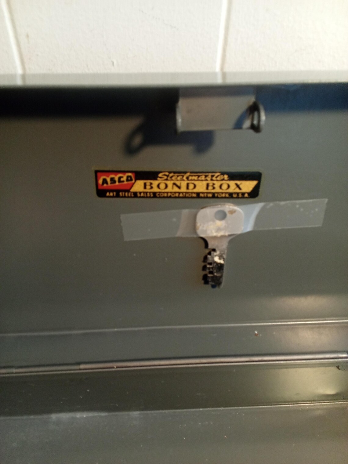 9 7/8 X 4 5/8 X 3 1/4"d Vintage Asco Steelmaster Bond Box With Key ...
