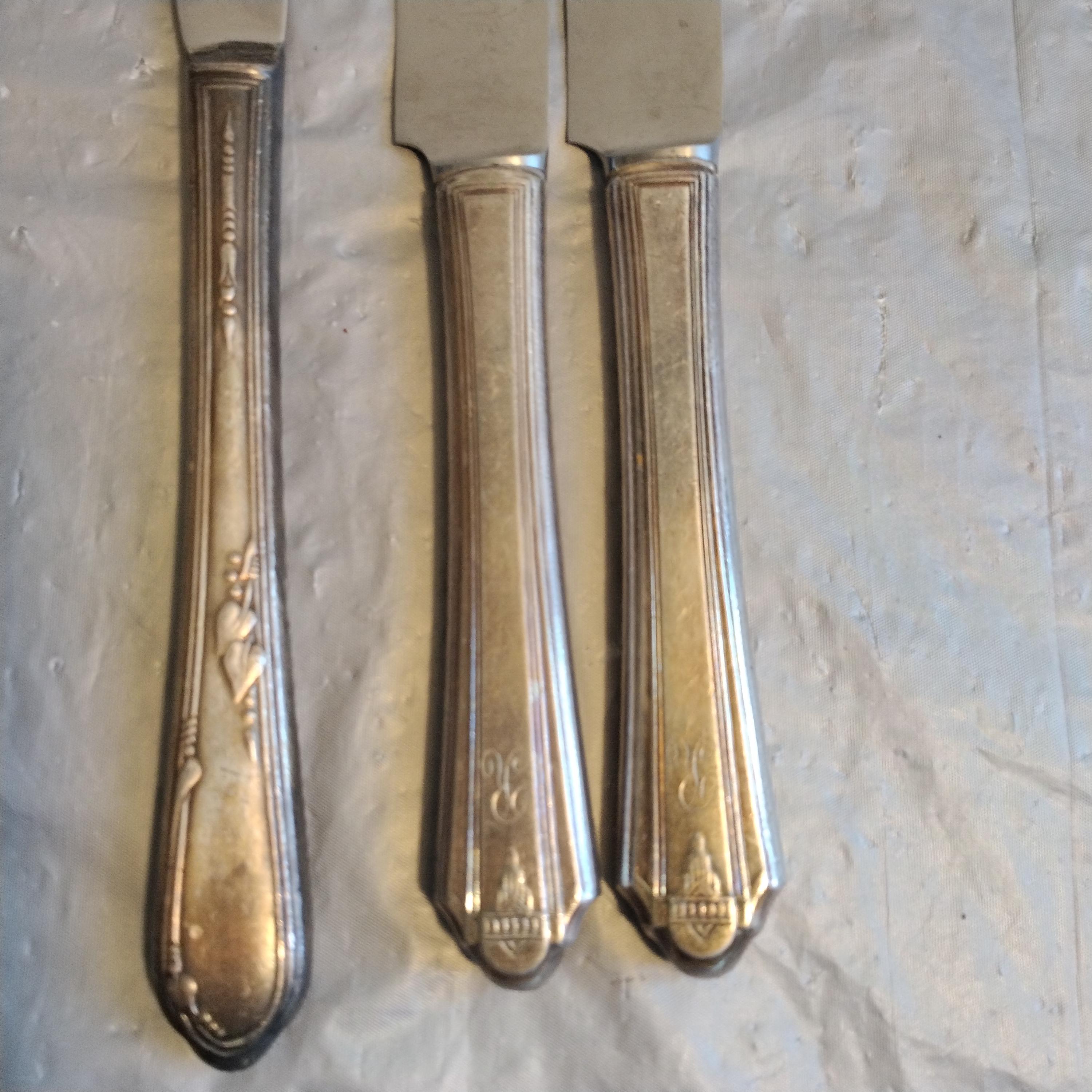 3 Vintage Butter Knives Oneida Community Barbara Glamour Tudor & Wm ...