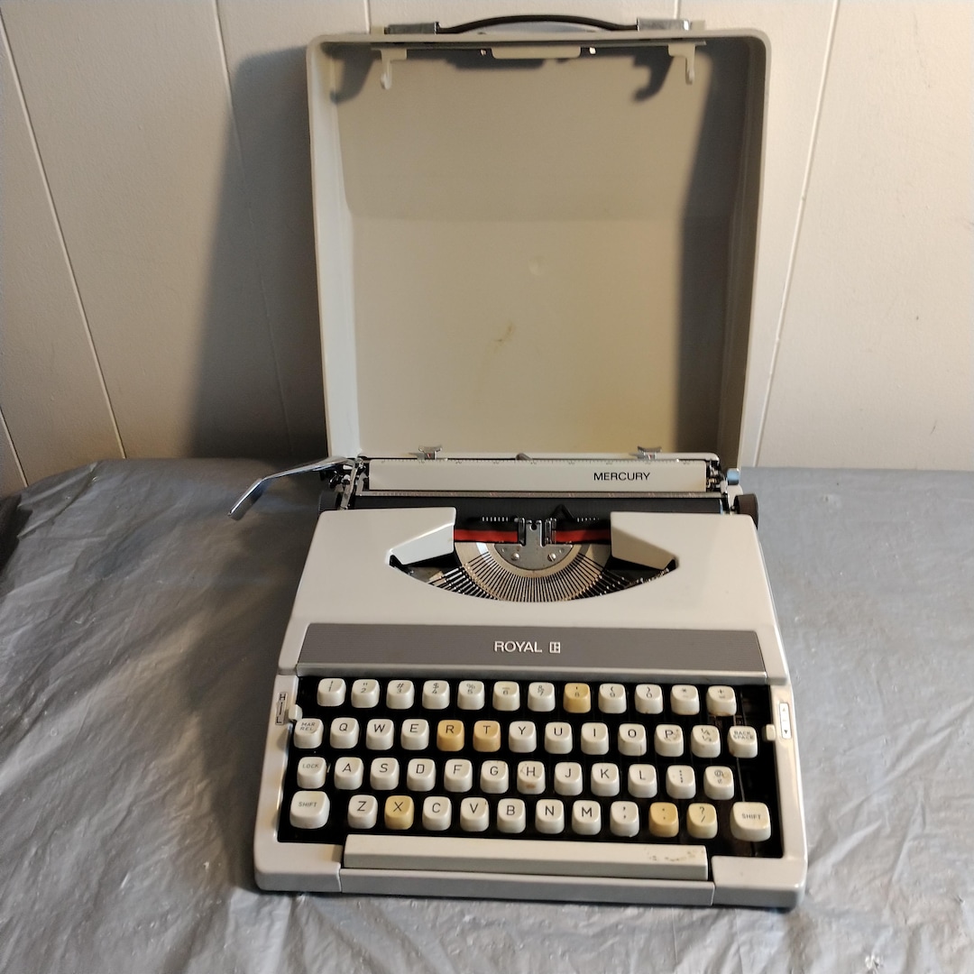 Vintage Royal Mercury Manual Typewriter With Case, Read Description - Etsy