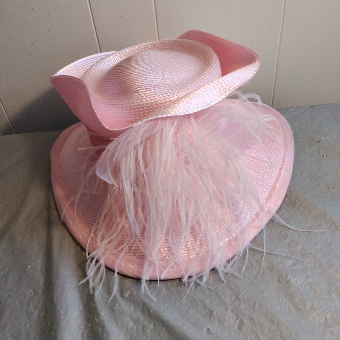 Ellie Fine Hats Womens Pink Plastic Straw Hat With Feather, Fancy ...