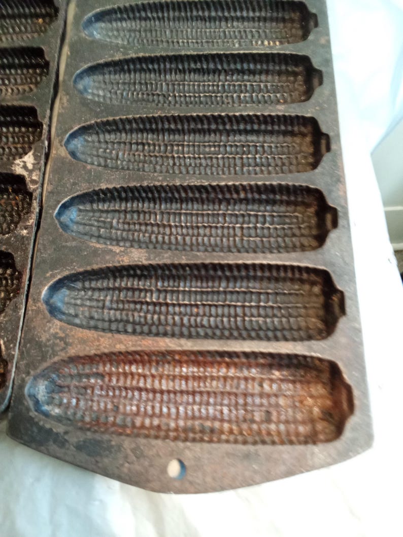 2 Vintage Cast Iron Corn Bread Pans Molds - Etsy