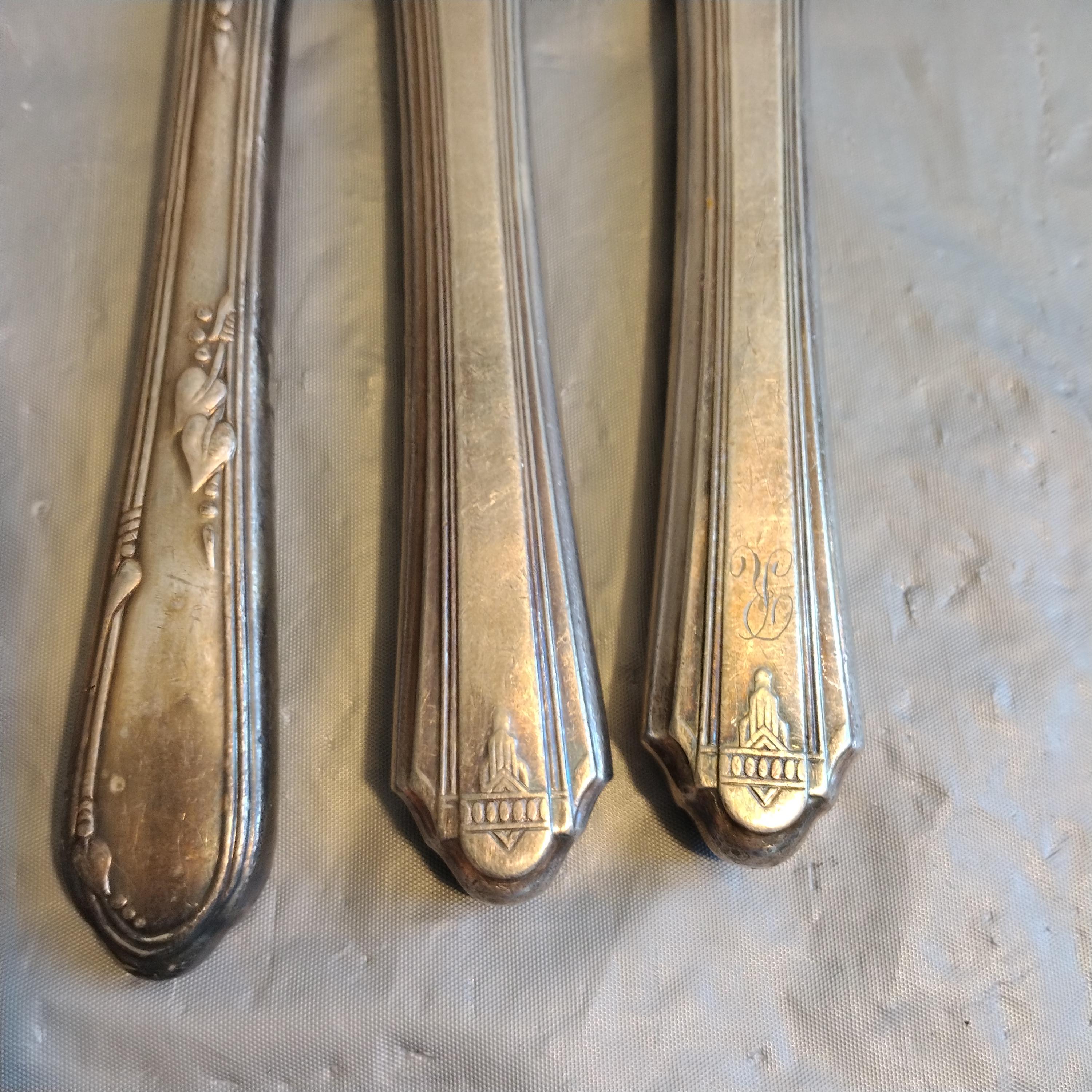 3 Vintage Butter Knives Oneida Community Barbara Glamour Tudor & Wm ...