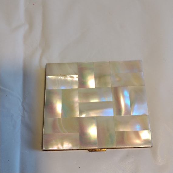 Vintage Sam Fink Mother of Pearl Powder Compact - Gem