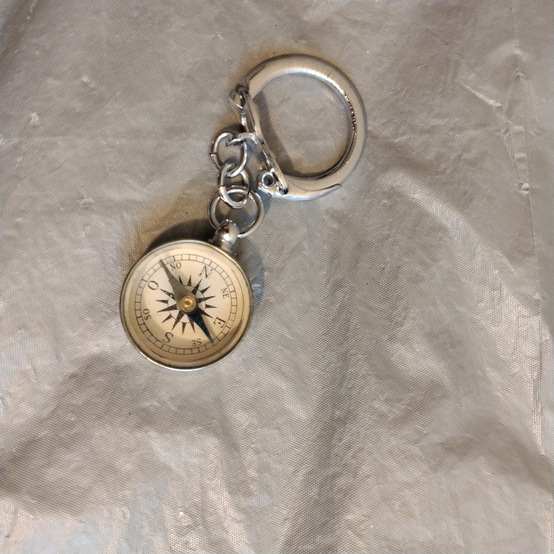 Vintage Paris Souvenir, Eiffel Tower Compass Keychain - Etsy