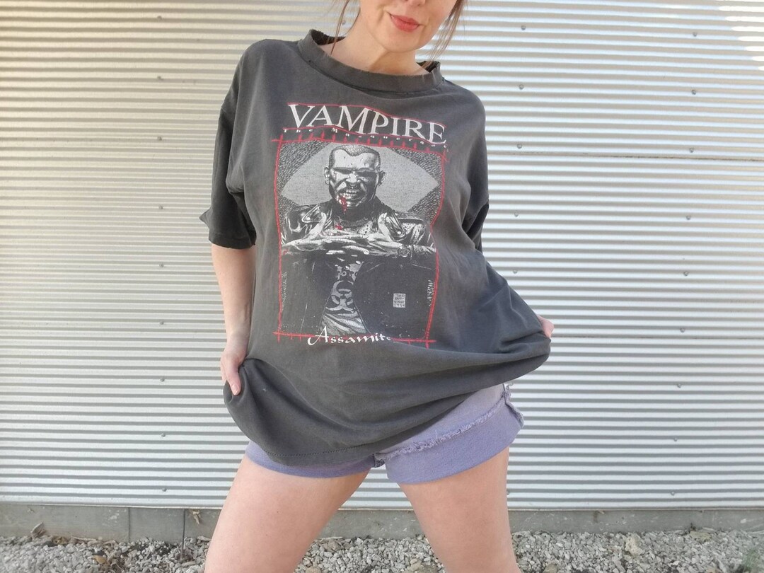 1997 Thrashed Vampire Masquerade Assamite Glow in the Dark - Etsy