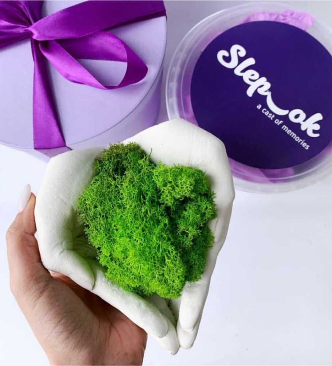 Couples Hand Casting Kit With Moss | DIY 3D Hand Mold Kit | Romantic ...