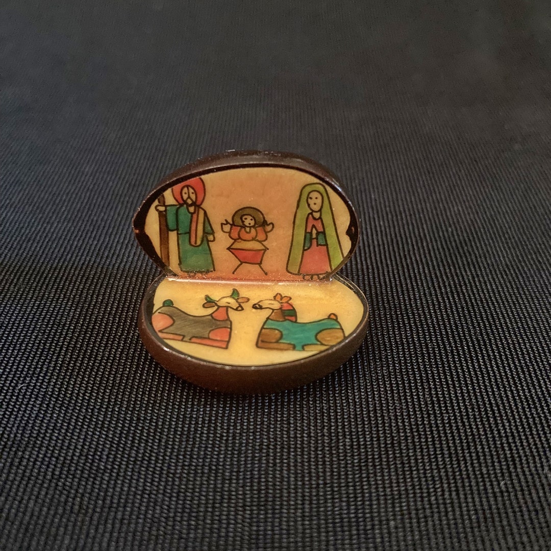Rare Tagua Nut Mini Nativity, El Salvador, Hand Painted, Jesus Mary ...