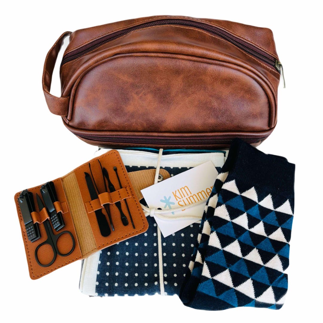 Classic Things Gift Set - Men's Travel Kit, Socks, Cotton Handkerchiefs ...