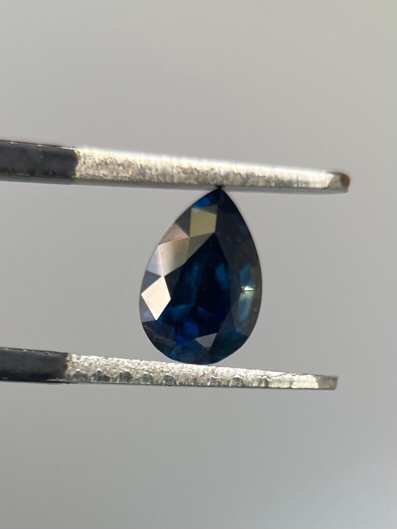 1.15 Carat Medium Blue Parti Pear- Natural Australian Sapphire - Etsy UK