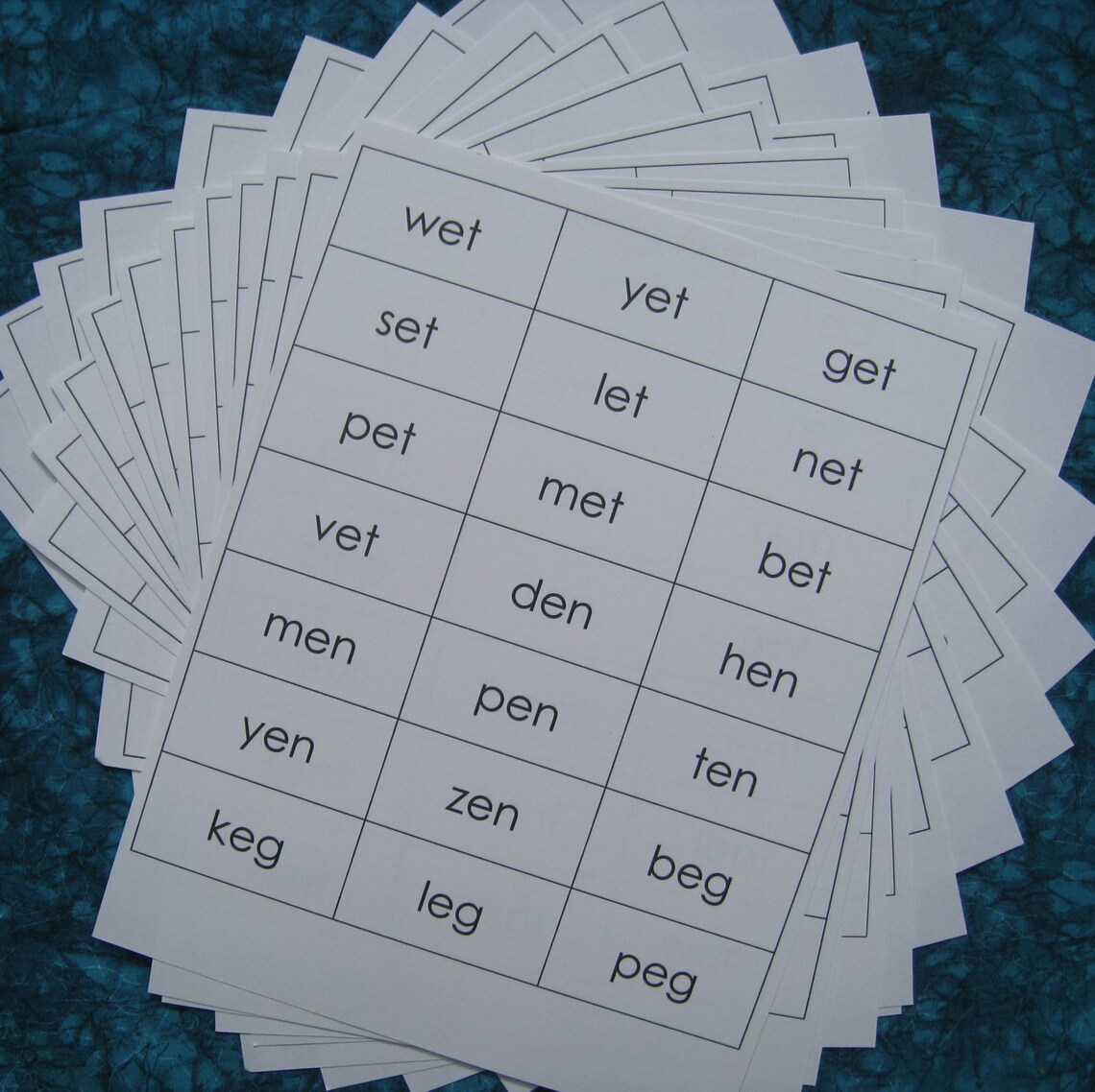 Montessori Phonetic Cards PDF Downnload. Short Vowel Cards / Rhyming ...